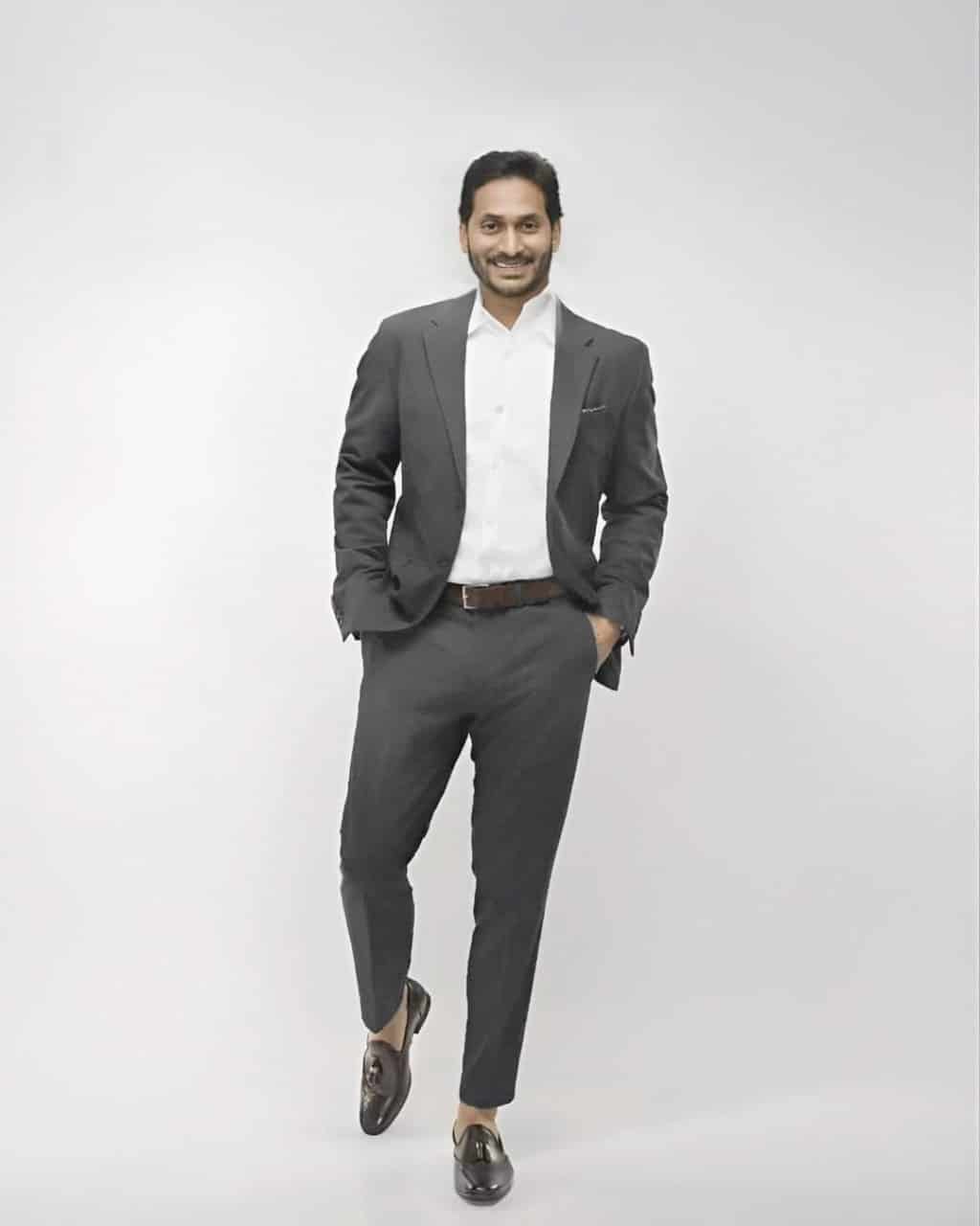 Pic Talk: CM Jagan in dapper suit | Andhrawatch.com