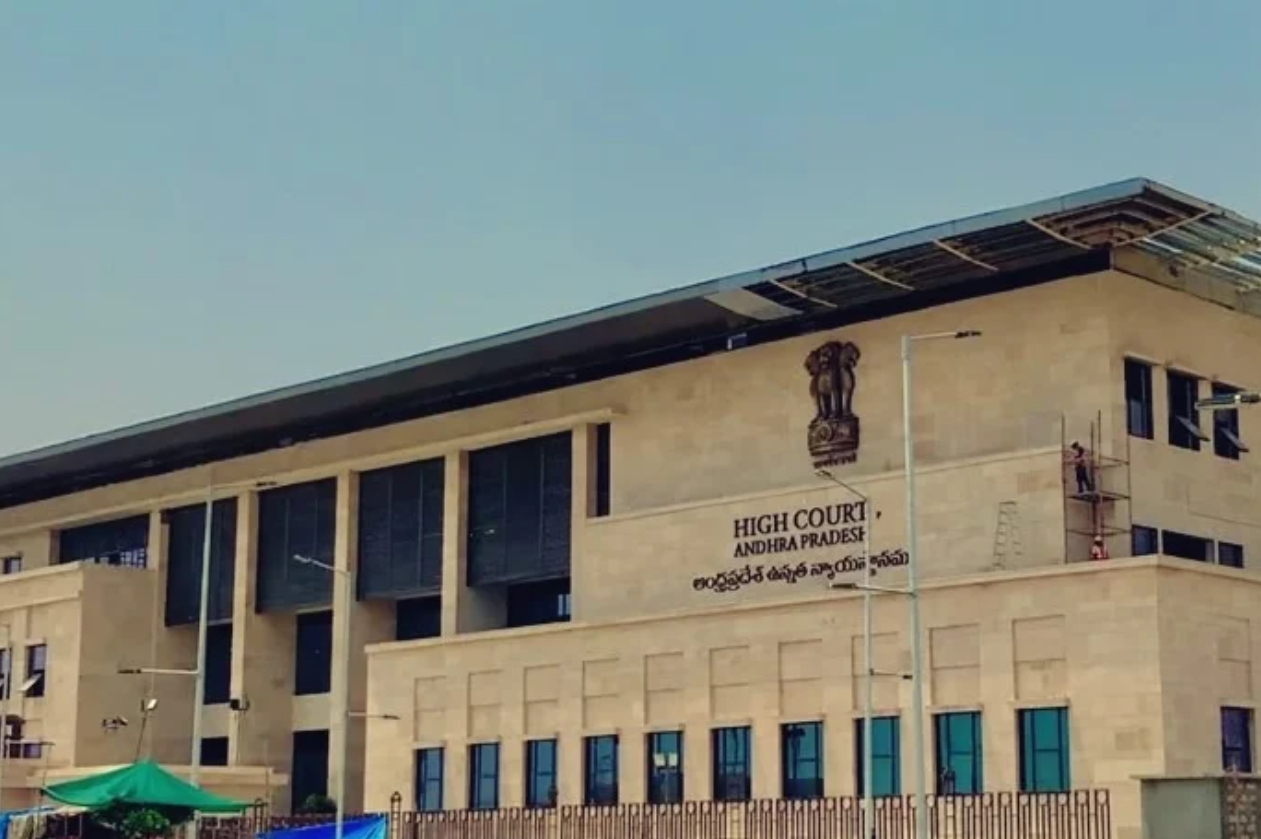 Knife attack on Jagan: Andhra HC reserves order on bail plea of accused Srinu | Andhrawatch.com