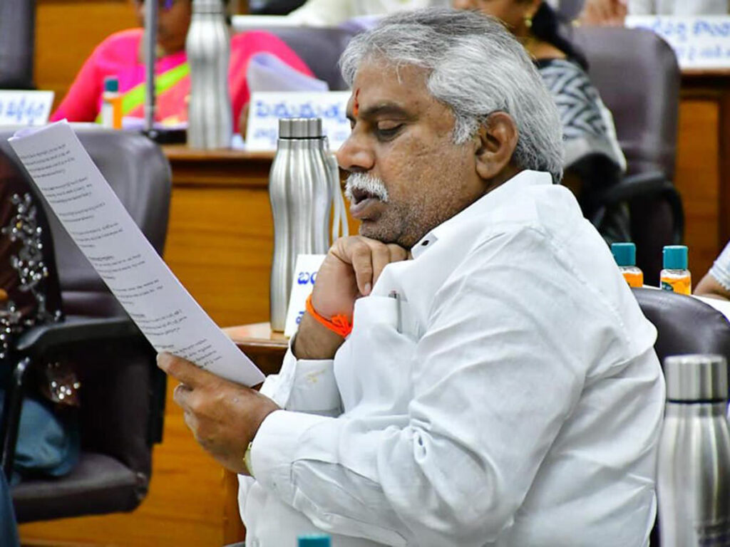 Malladi Vishnu bids goodbye to YSRCP | Andhrawatch.com