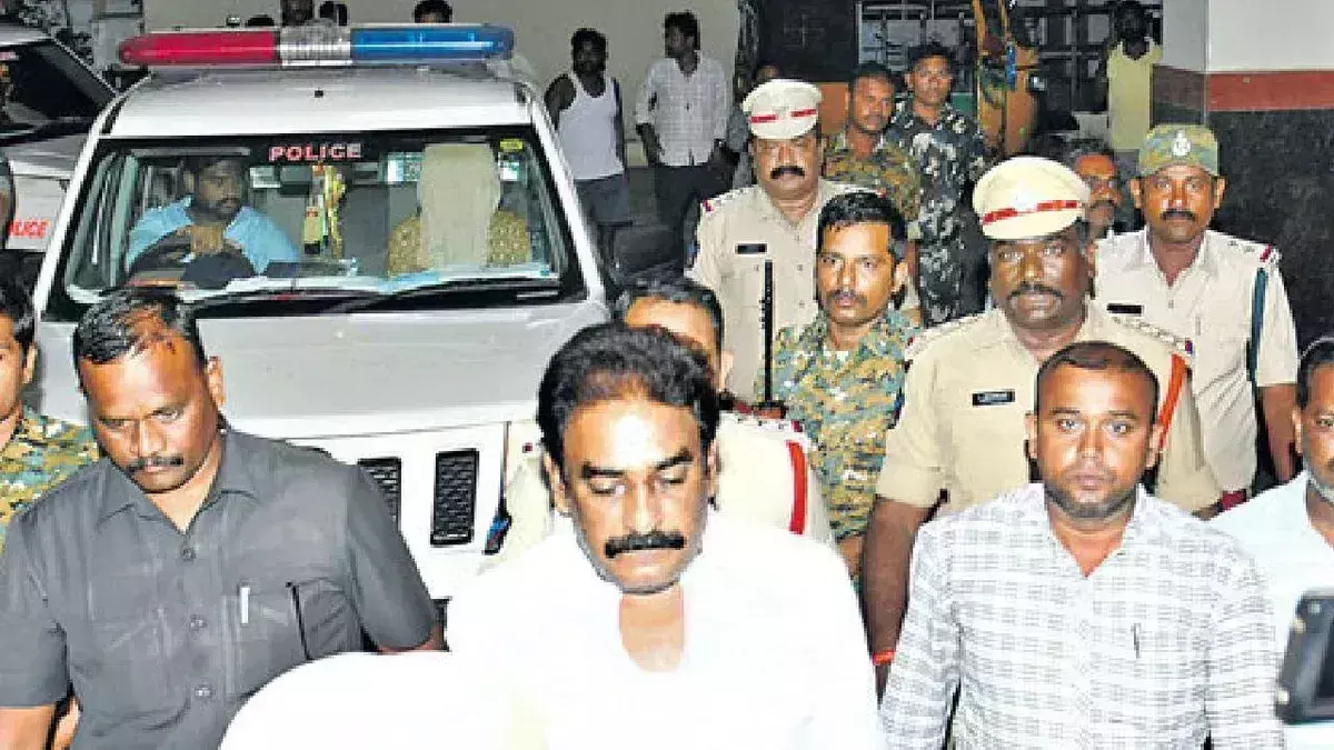 Court Allows Police Custody Of Pinnelli Ramakrishna Reddy - Andhrawatch.com