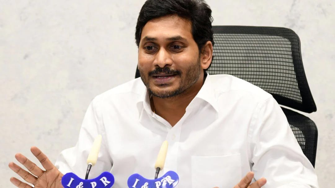 Jagan warns Rs 100 cr Defamation suit Against Two News papers | Andhrawatch.com