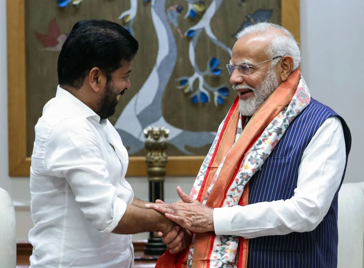 Revanth Reddy shocked when PM Modi Given Him A `Reverse Note’ on ...