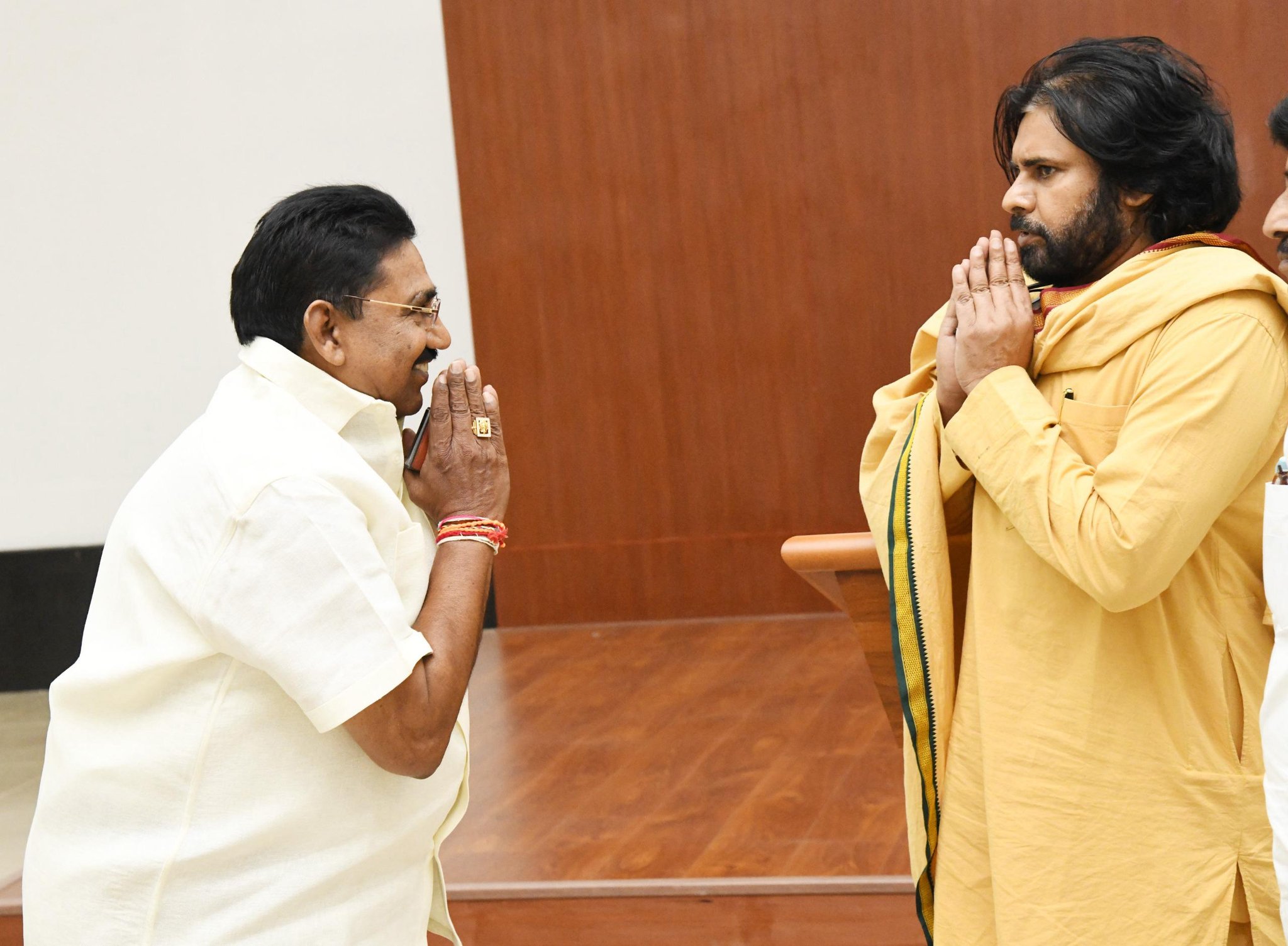 Former Pithapuram MLA Pendem Dorababu Meets Pawan Kalyan, Set to Join Jana Sena | Andhrawatch.com